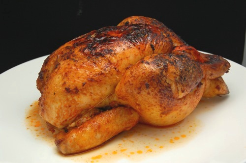 Van een kale kip kun je niet plukken, maar je kunt ze wel een poot ...