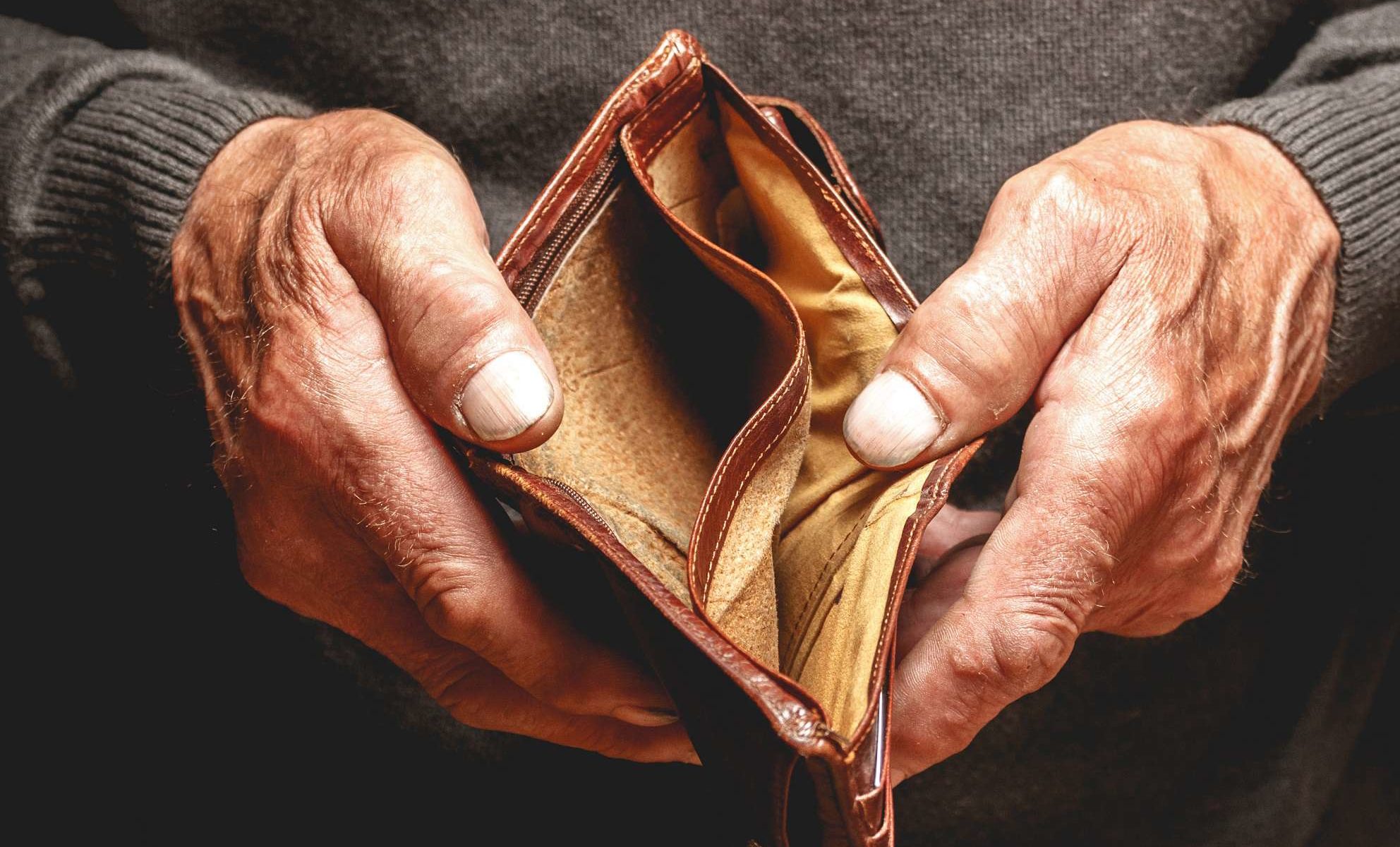 Hij heeft korte armen.=Hij heeft te weinig geld. | Oneliners op www.one ...