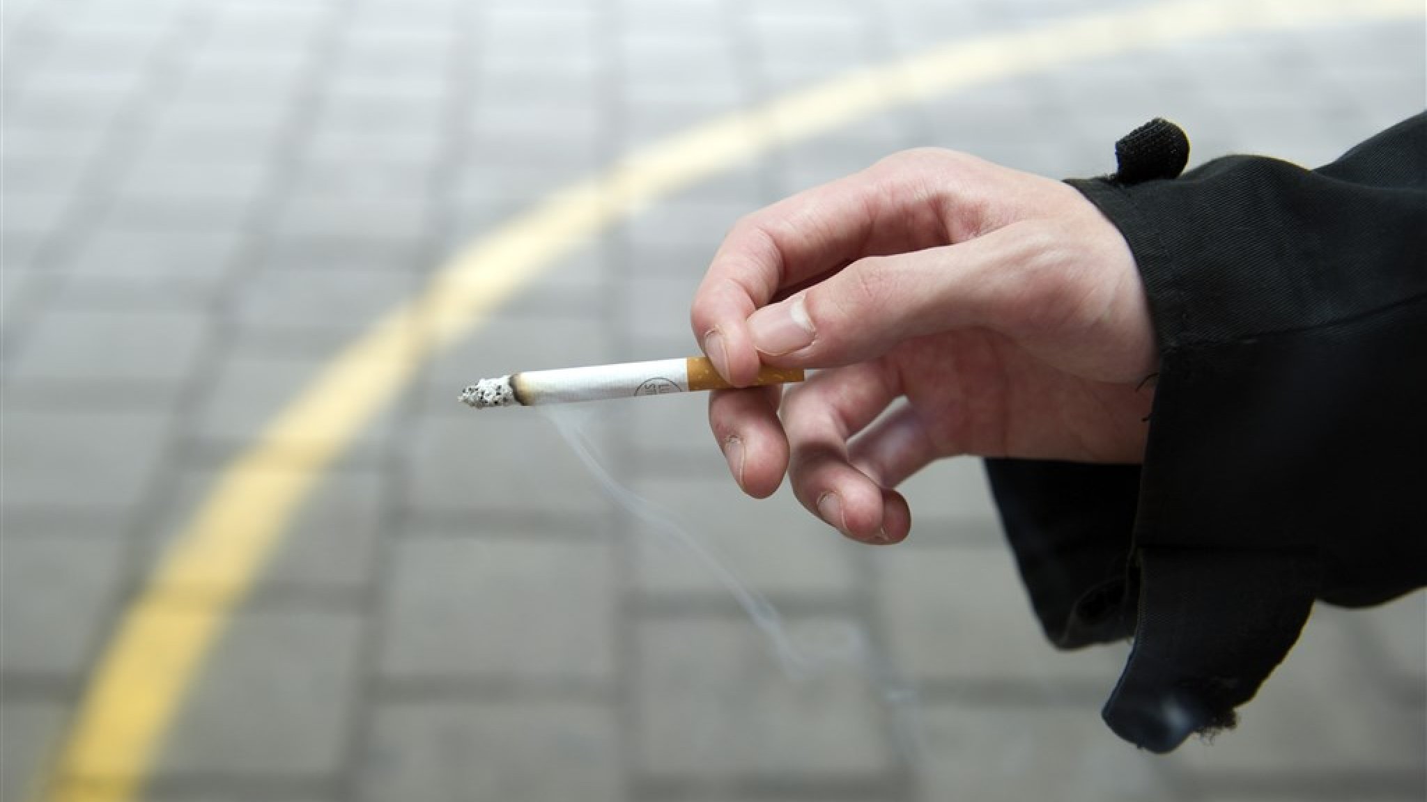 Wie niet buiten roken kan, die rookt maar buiten. | Oneliners op www ...