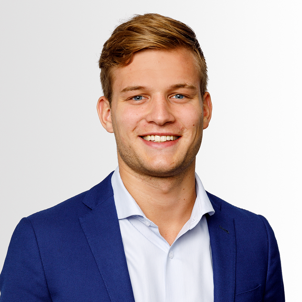 Een ideale ambtenaar is iemand die tegen beter weten in, geen fouten ...